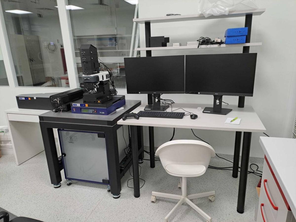 Raman spectrometer integrated with atomic force microscope - Ruđer ...